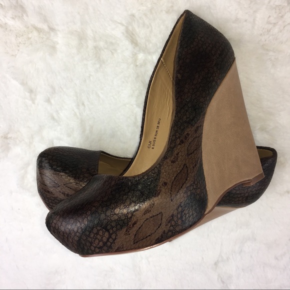 Shoe Dazzle | Shoes | Shoedazzle Wedge Animal Print 85 Ciji Python New ...